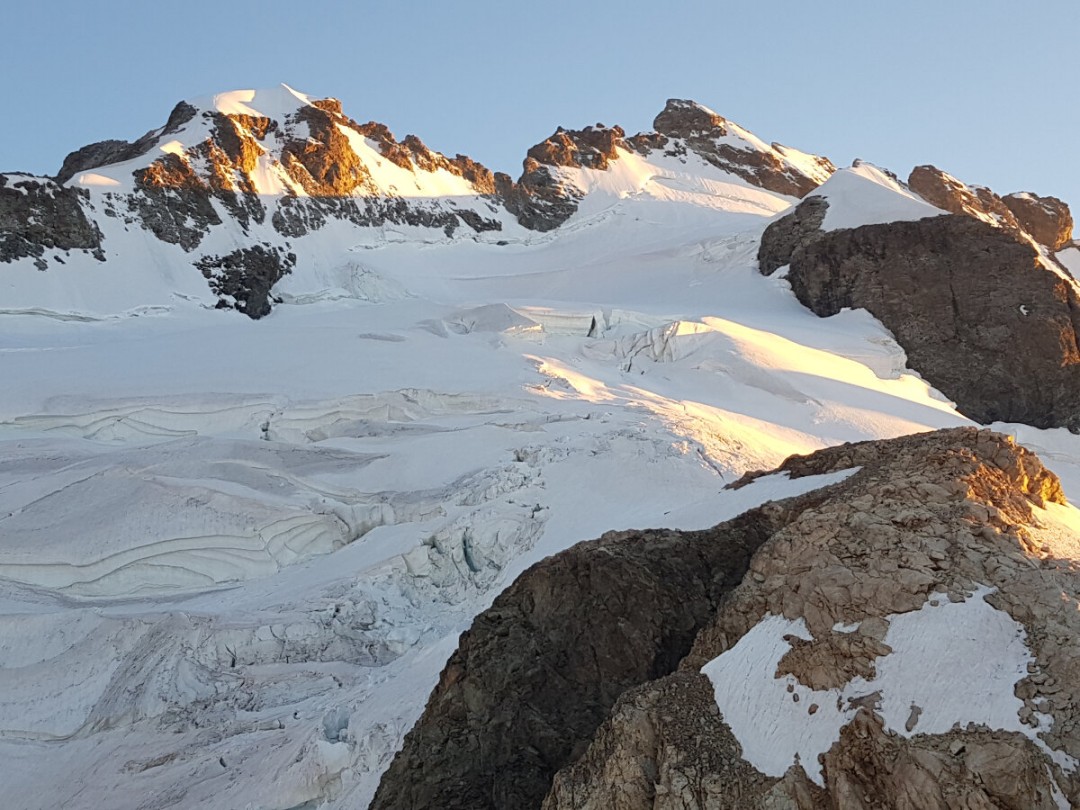 Le Refuge de l'Aigle : refuge mythique dans les Alpes